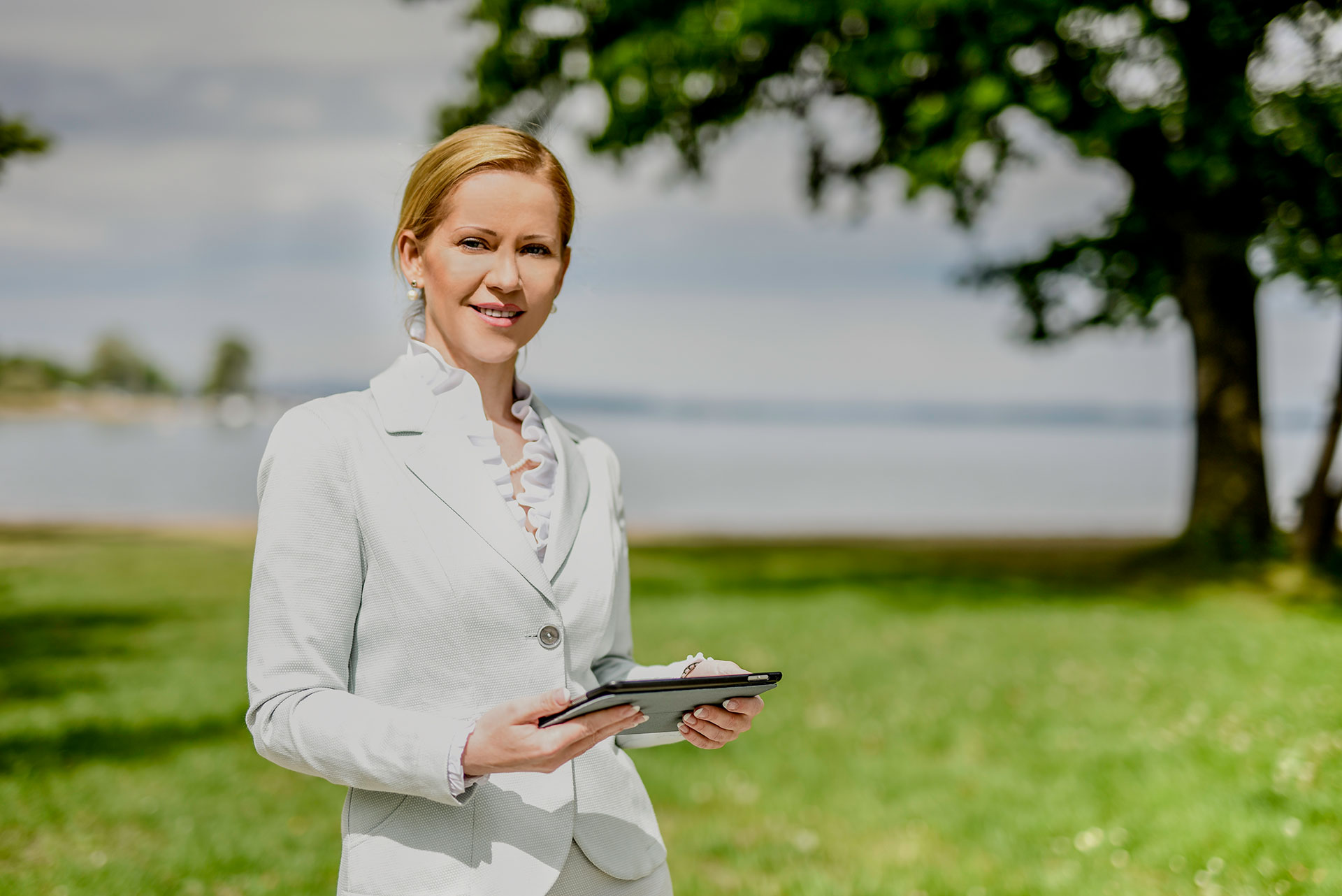 gekonnt-wirken-die-image-akademie-janine-katharina-poetsch-tablet ...